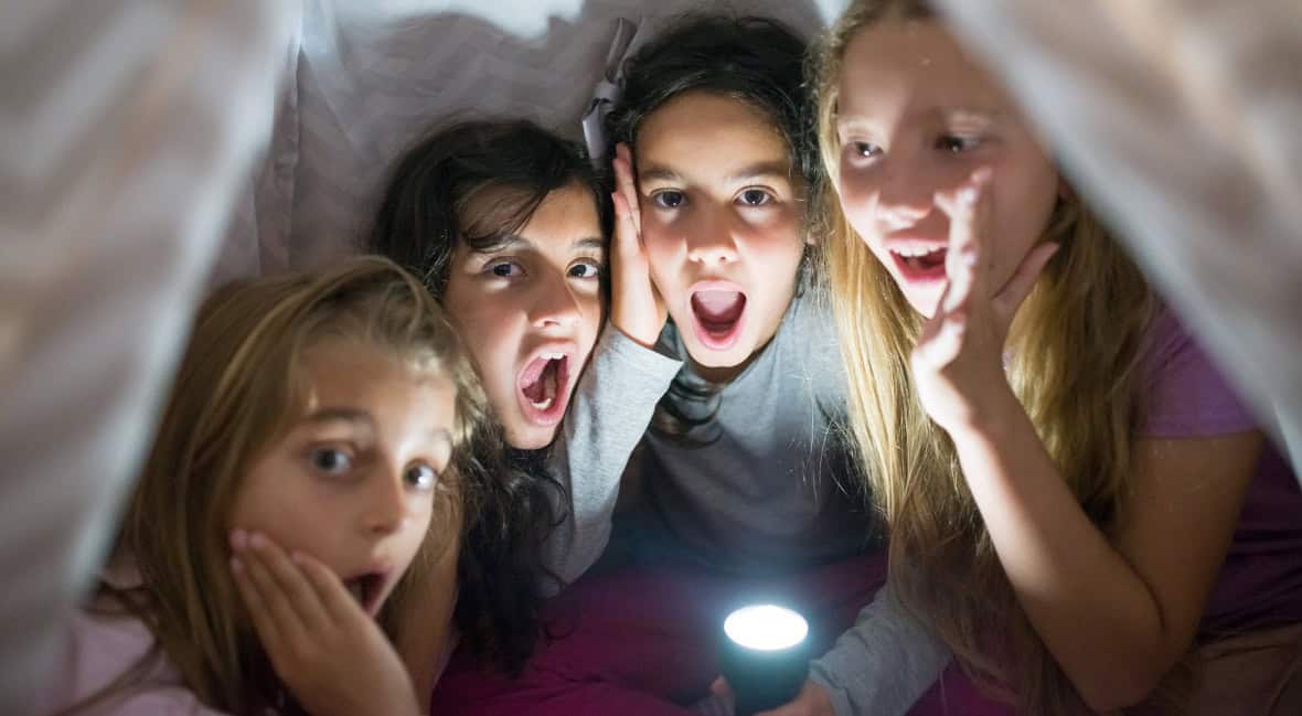 The Ultimate Trampoline Fort For A Great Adventure! - Kids Who Play