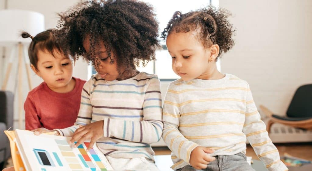 21 Fun & Easy Literacy Activities for Preschoolers - Kids Who Play